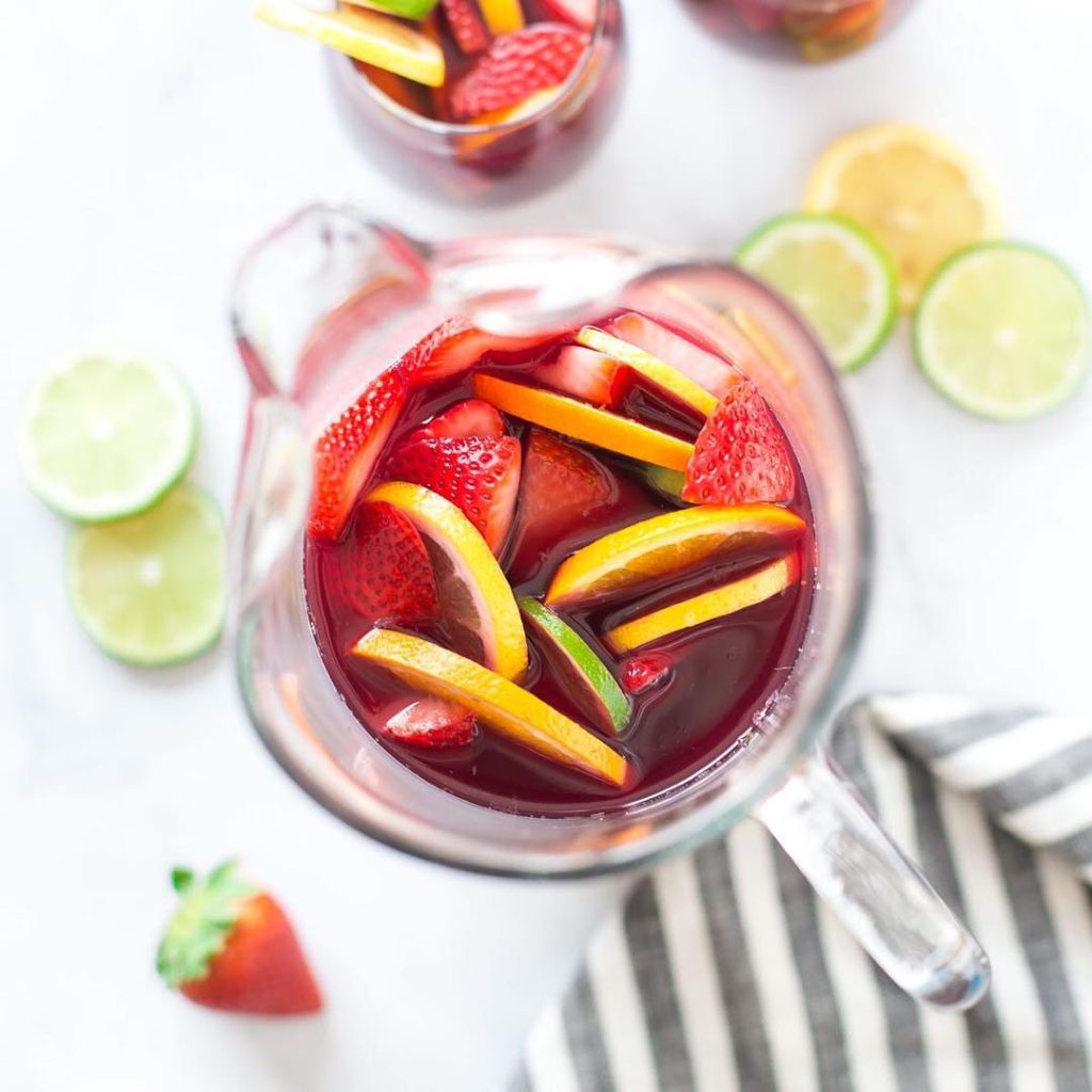 10 Easy Alcohol-Free Cocktail Recipes to Make at Your Next Holiday ...